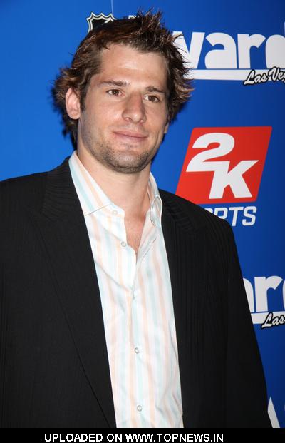 Joe Thorton sticks up for Shea Weber : r/hockey